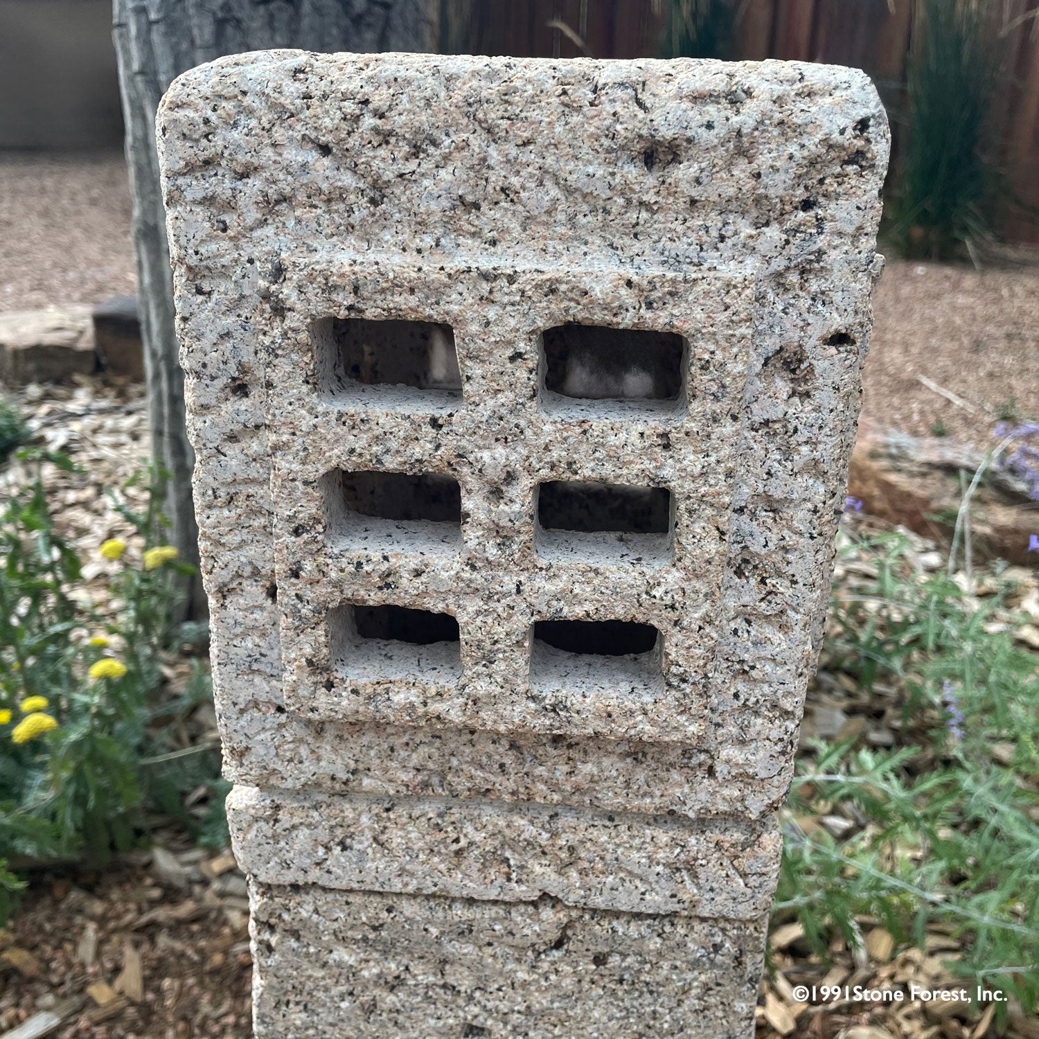 Rough Post Stone Lantern – Stone Forest